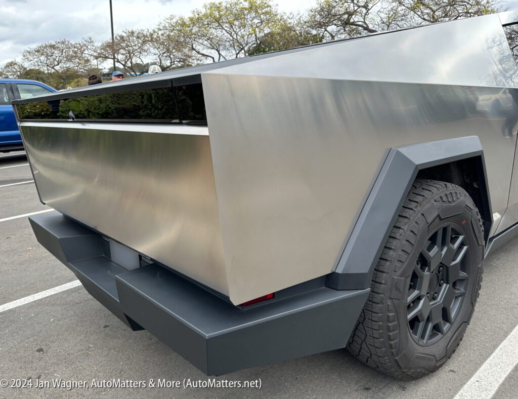 Tesla’s CYBERTRUCK ‘in the wild’ — with VIDEO - AutoMatters & More