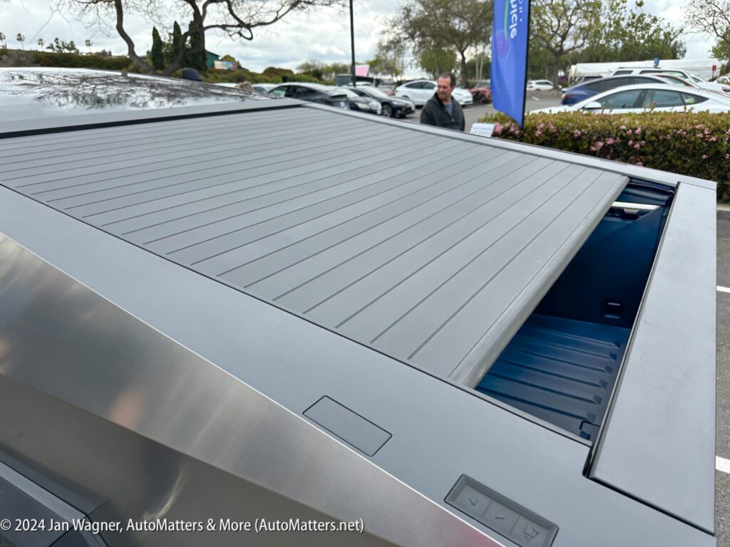 Tesla’s CYBERTRUCK ‘in the wild’ — with VIDEO - AutoMatters & More