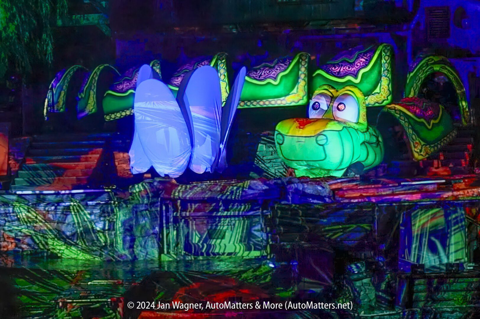 Fantasmic returns to Disneyland — with OPENING NIGHT VIDEO ...