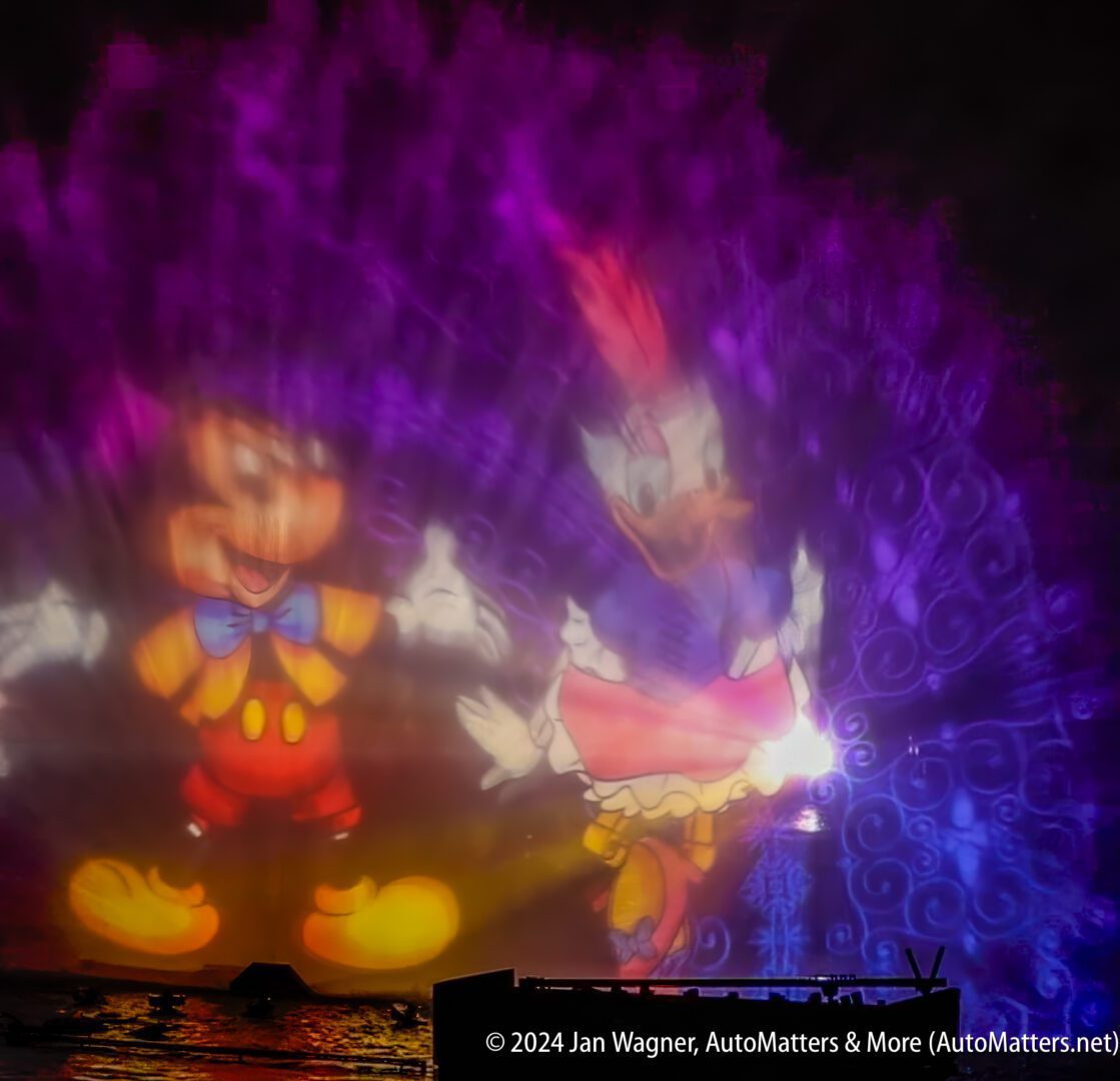 Fantasmic returns to Disneyland — with OPENING NIGHT VIDEO ...